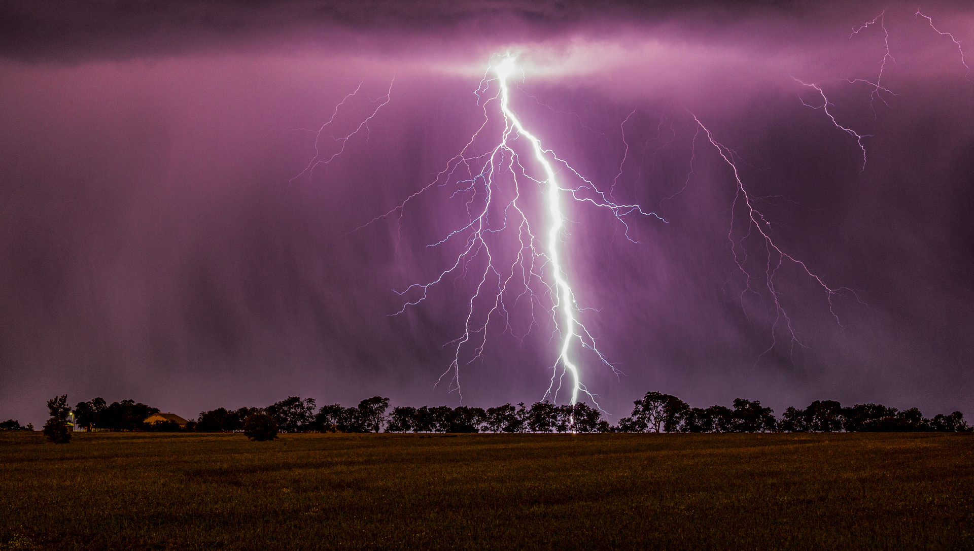 Summer Storm. 1A Alan Comer Nov.2021 – Fort Worth Camera Club